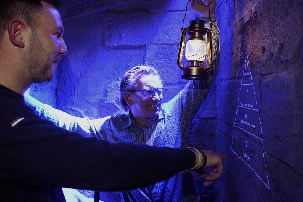 What is an Escape Room and How do You Beat Them? | The Great Escape Game